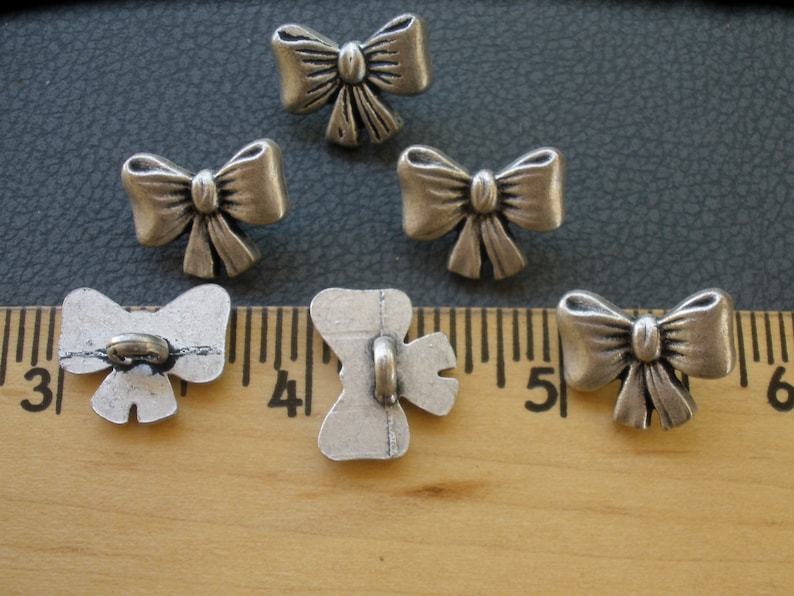 Vintage Metal Bow Buttons Pewter Color Shank Size 28L - Etsy
