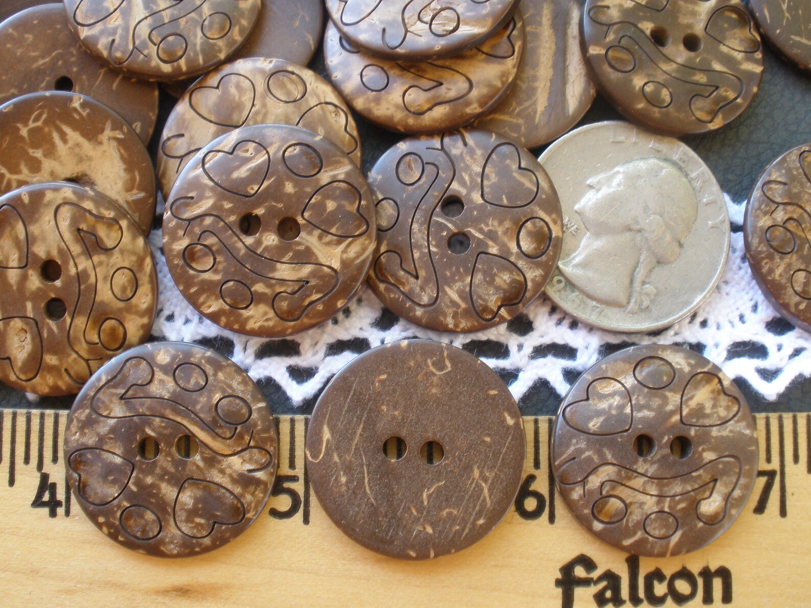 22MM Natural Coconut Shell Buttons Carved Hearts Pattern 36L 7/8 ...