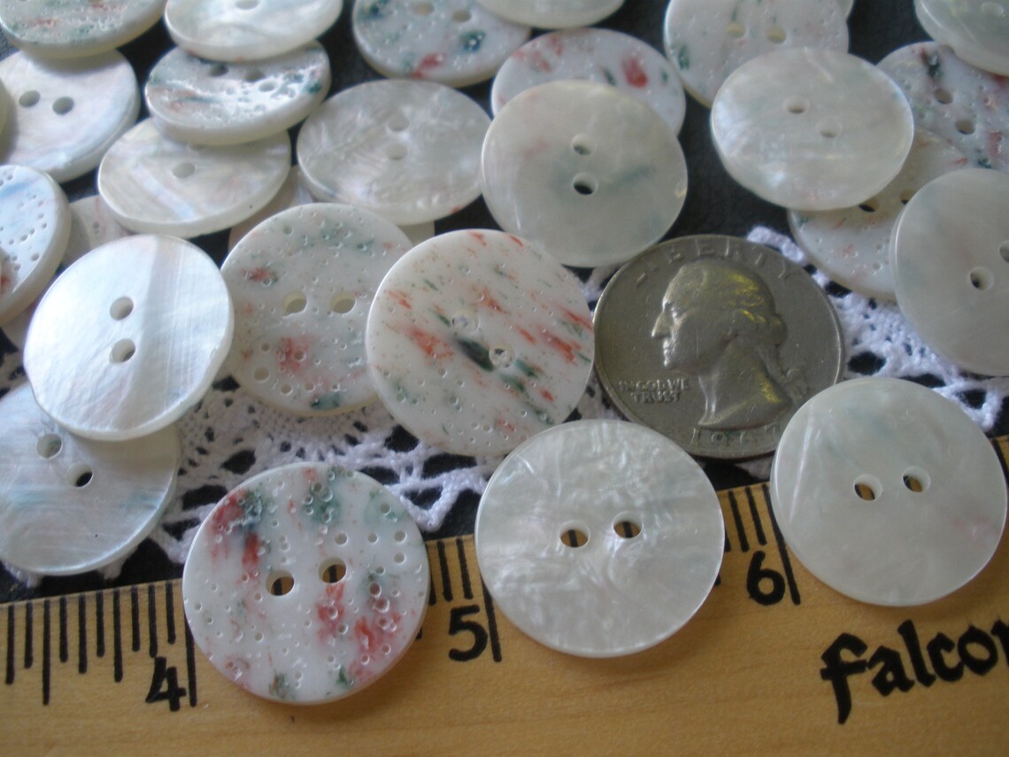 Pearly White Shiny Plastic Buttons 13/16" (32L 20MM) 36 Each Speckled ...