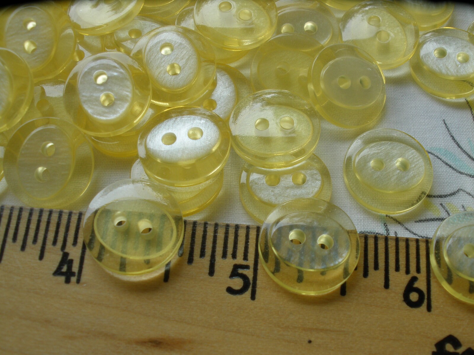 14MM Cool Yellow Clear Vintage Buttons Oval pearlized center 2 | Etsy