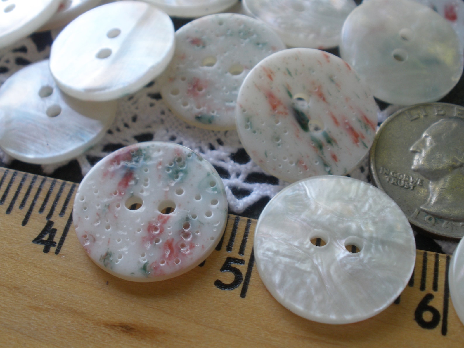 Pearly White Shiny Plastic Buttons 13/16" (32L 20MM) 36 Each Speckled ...
