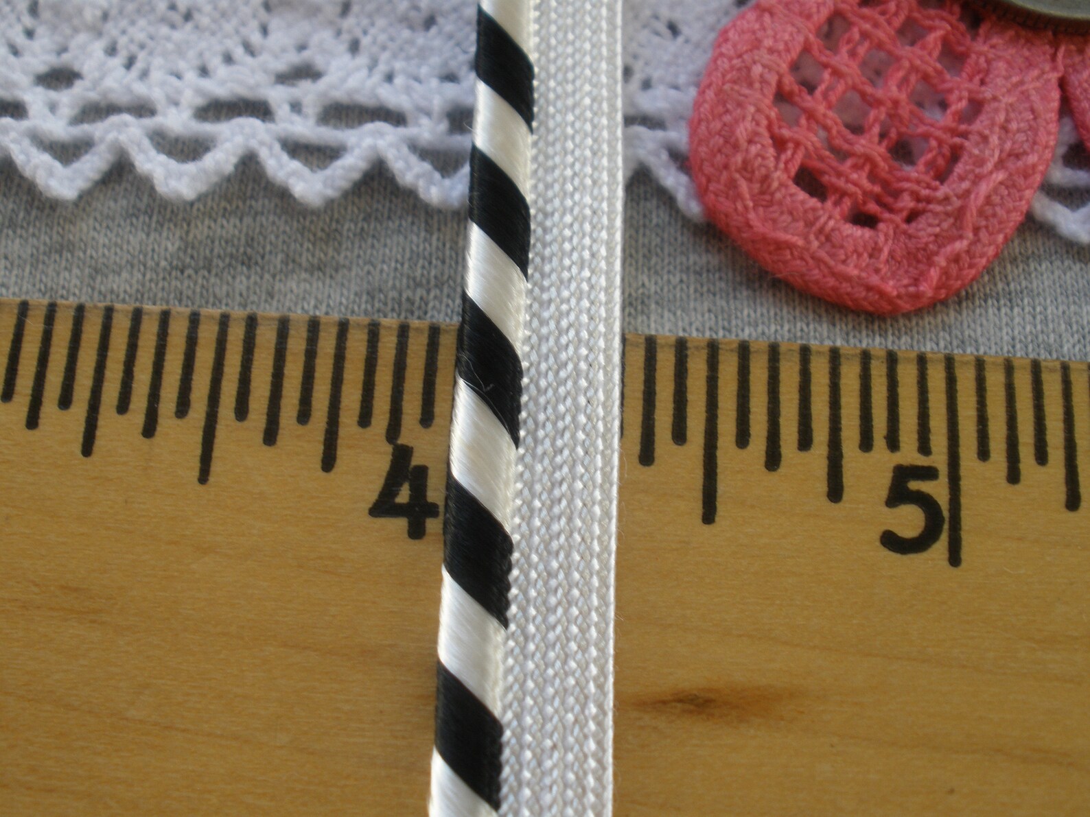 Cool Black / White Stripes Piping Trim Edging Gimp Dolls 5/16" Mixed ...