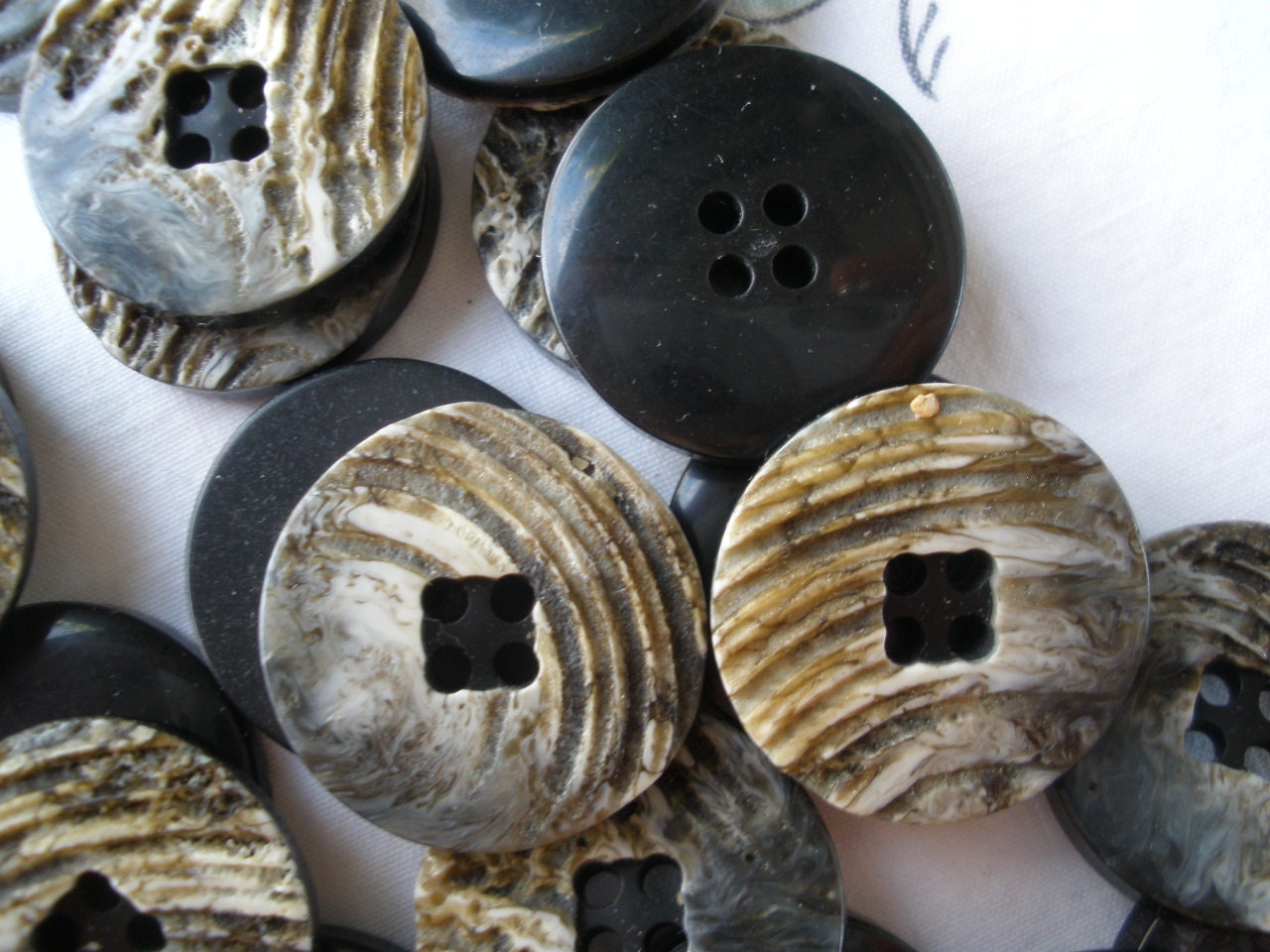 Textured Cut Stone look buttons 36L 7/8 23MM plastic | Etsy