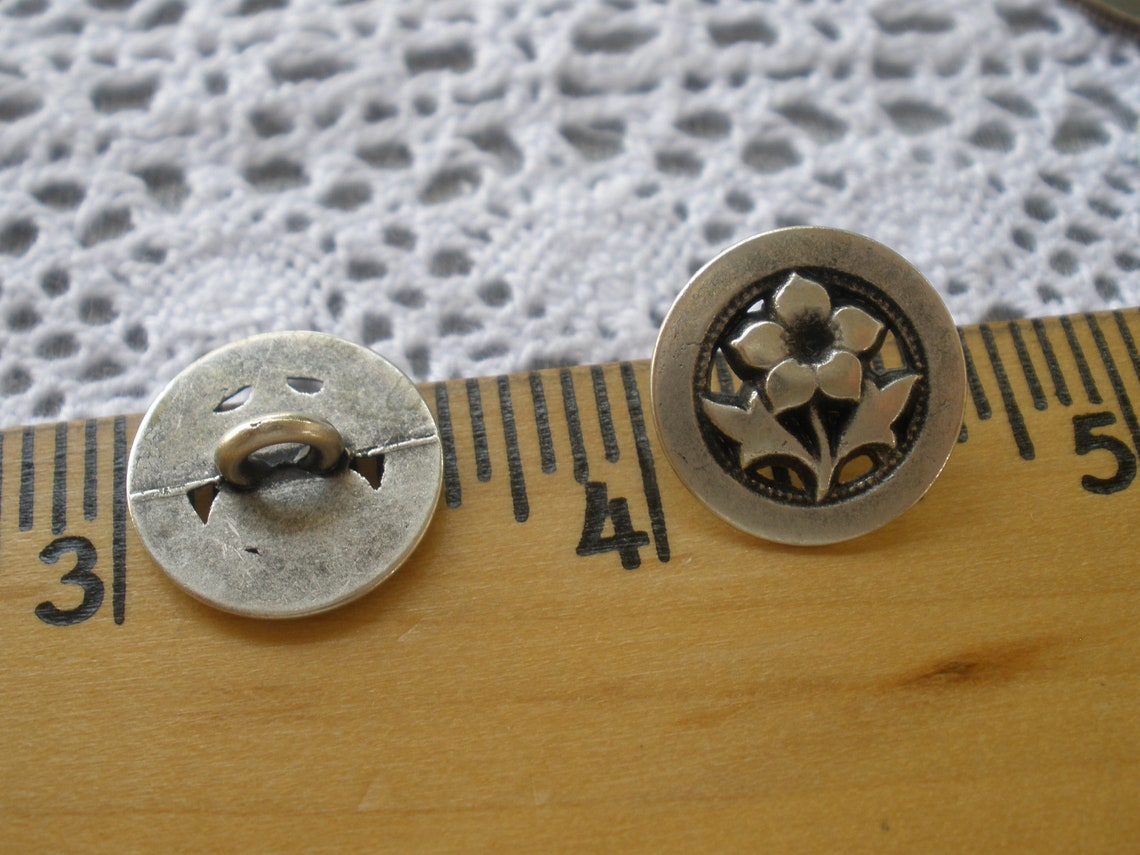 Gorgeous Flower Metal Shank Buttons Antique Silver Sizes | Etsy