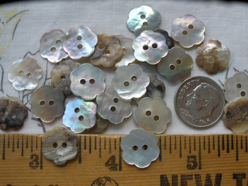 24 Flower Shape Real MOP Shell Buttons Natural 4 Sizes 18L 20L - Etsy