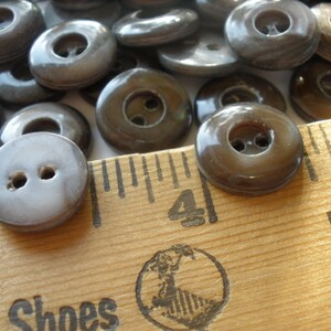 Carved Brown & Gray Smoke MOP Shell Buttons 12.5mm 1/2" Whistle Style ...