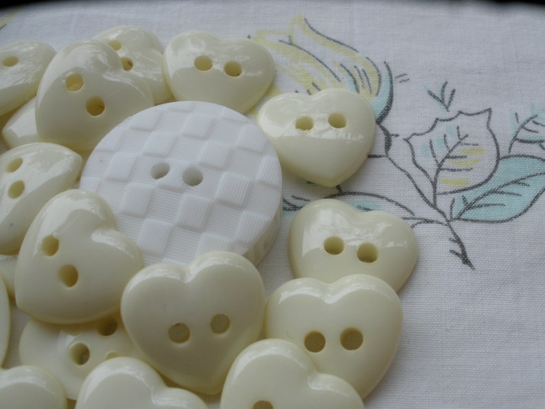Shiny Ivory Heart Buttons 17MM 2-hole Sew-on Sewing Crafts Scrapbook ...