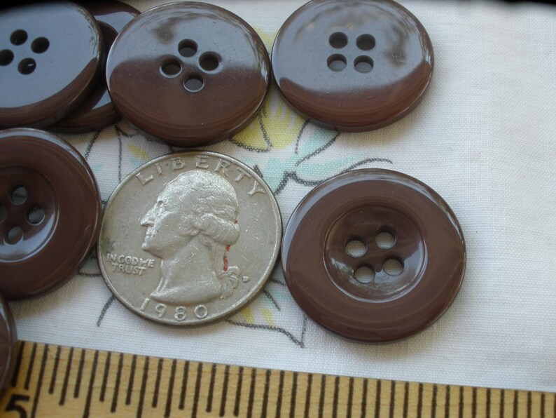 23MM Chocolate Brown Buttons 4-hole sew on 7/8 size 36L | Etsy