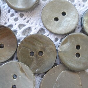 Gorgeous Silver Gray Brown Mussel Shell Buttons 17MM 28L 11/16" Pearl ...