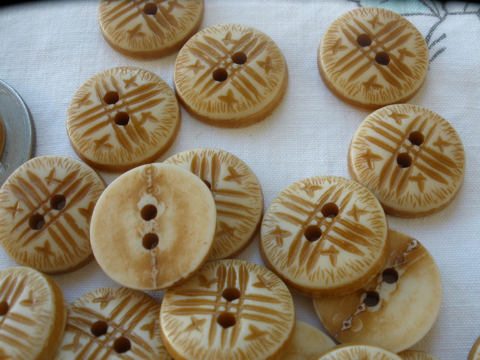 Faux bone tribal pattern Buttons 5/8 23L 15MM 2 hole sew | Etsy