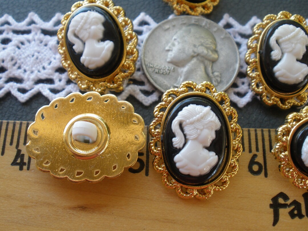 1 Inch Cameo Buttons Black White & Gold Plastic Jacket 6 Pieces 40L ...
