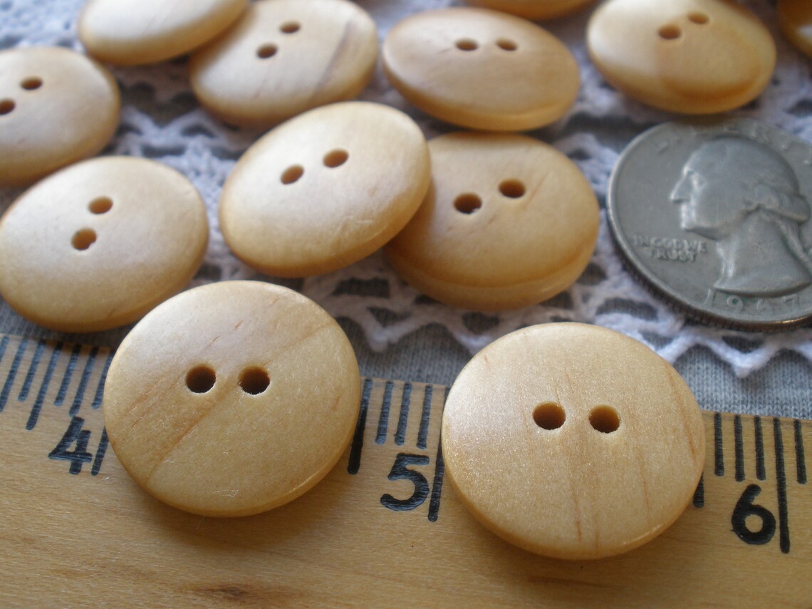 Rounded Wooden Buttons 19MM Light Wood Wax Finish 30L 3/4" Natural 2 ...