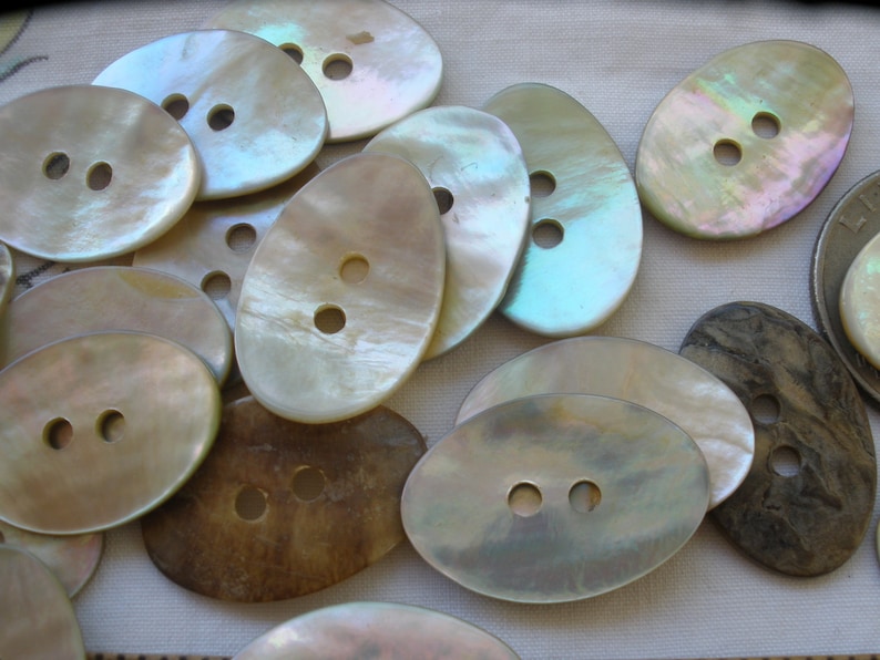 Oval MOP Real Shell Buttons Natural Pearly 7/8 Button 2 | Etsy