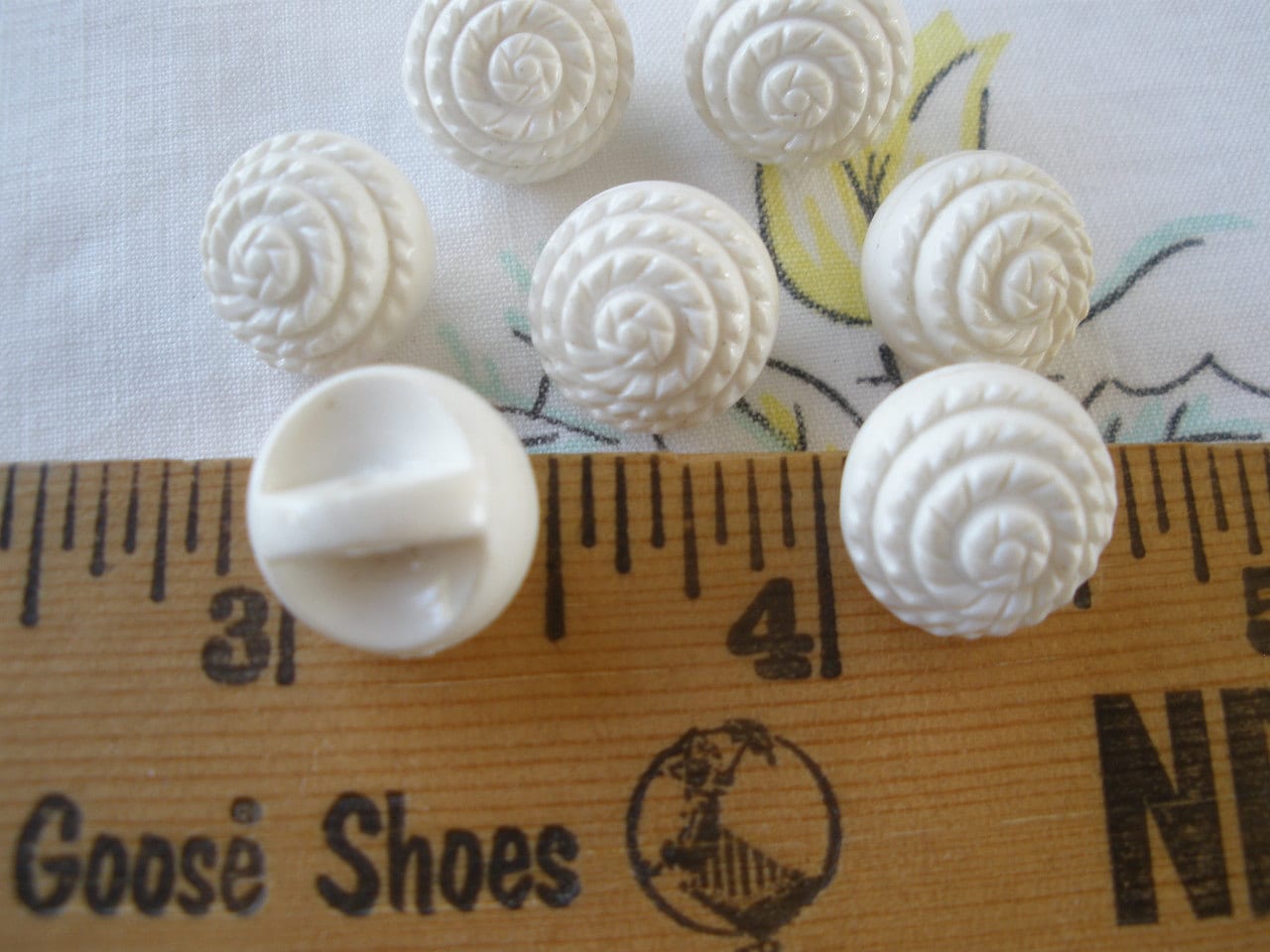 Vintage White Carved Ball Self Shank Buttons 1/2 20L | Etsy