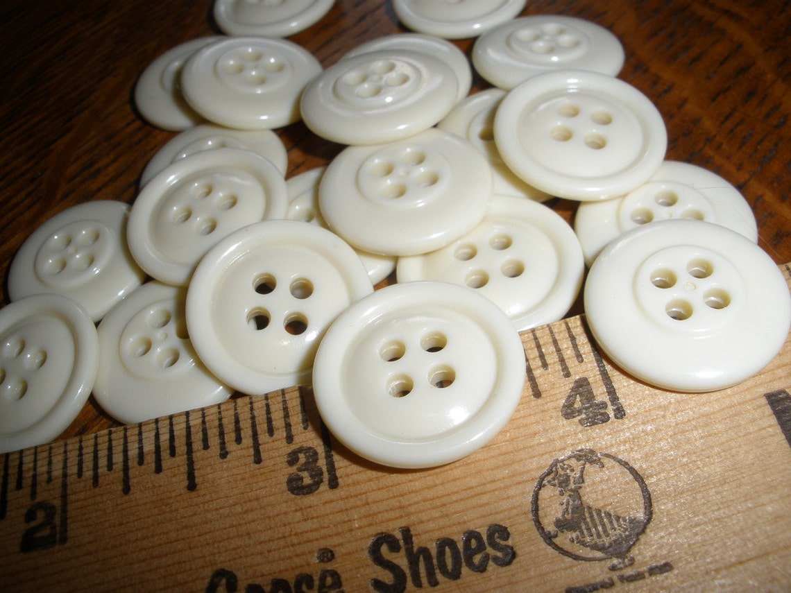 Cool Cream Vintage Buttons 3/4 30L 19MM 21 Each Shiny - Etsy