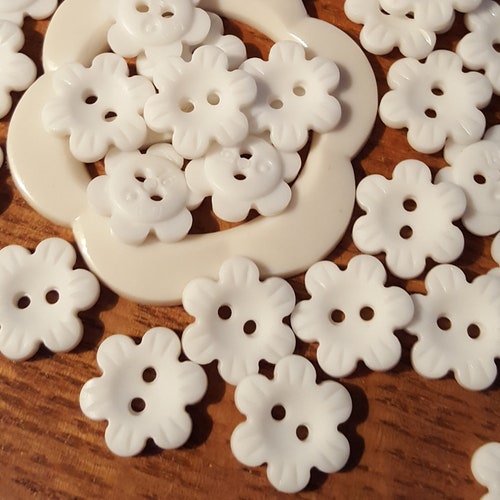 Bright Matte White Flower Buttons 48 Plastic 5/8 15MM - Etsy