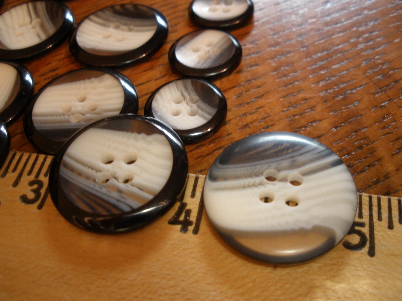 23MM Black White & Clear Horn Effect Plastic Buttons 36 Pieces Shiny ...