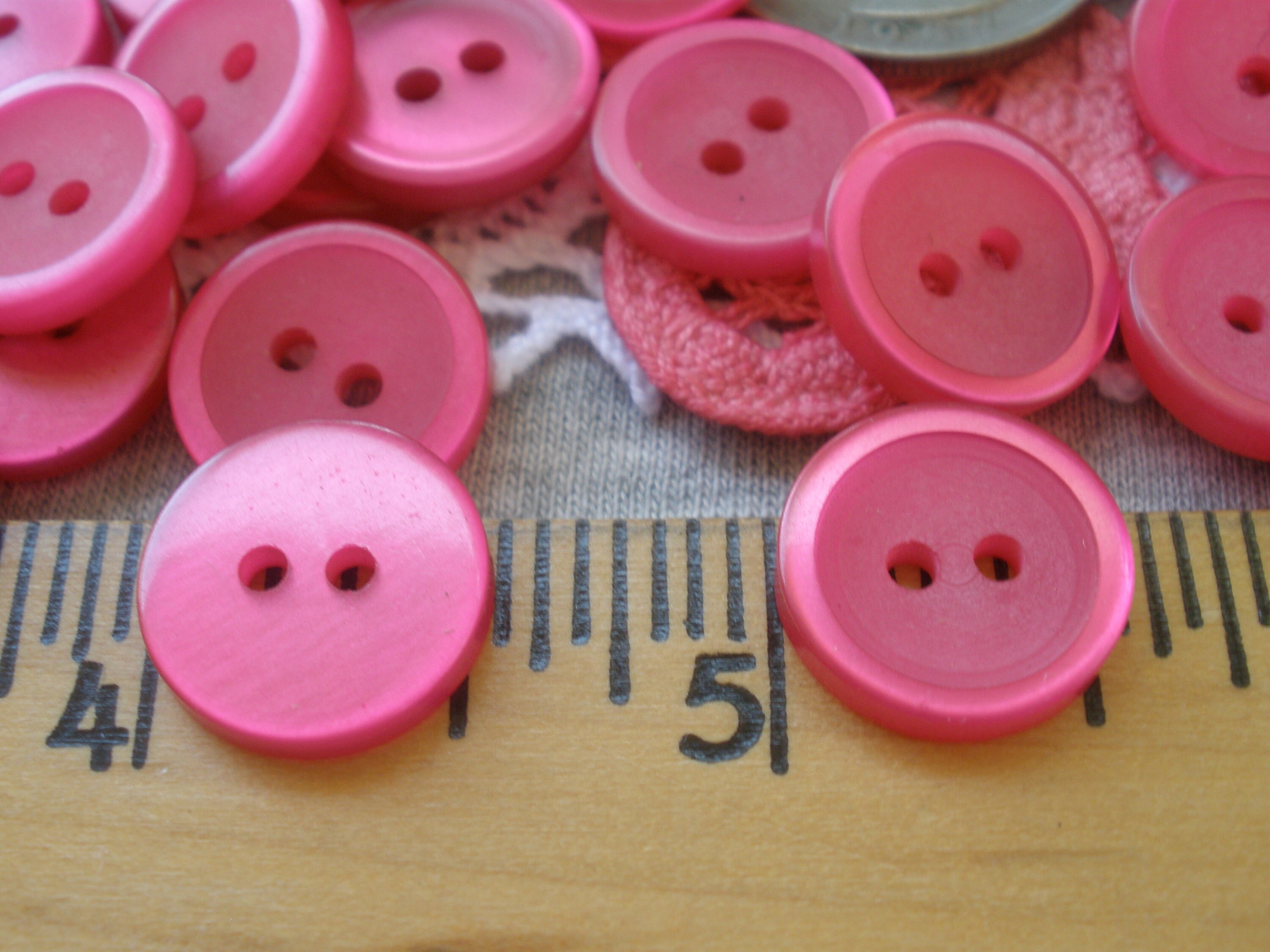 24 Cool Vintage Bright Pink Buttons 9/16" (22L 14MM) Shiny Rim 2 Hole ...