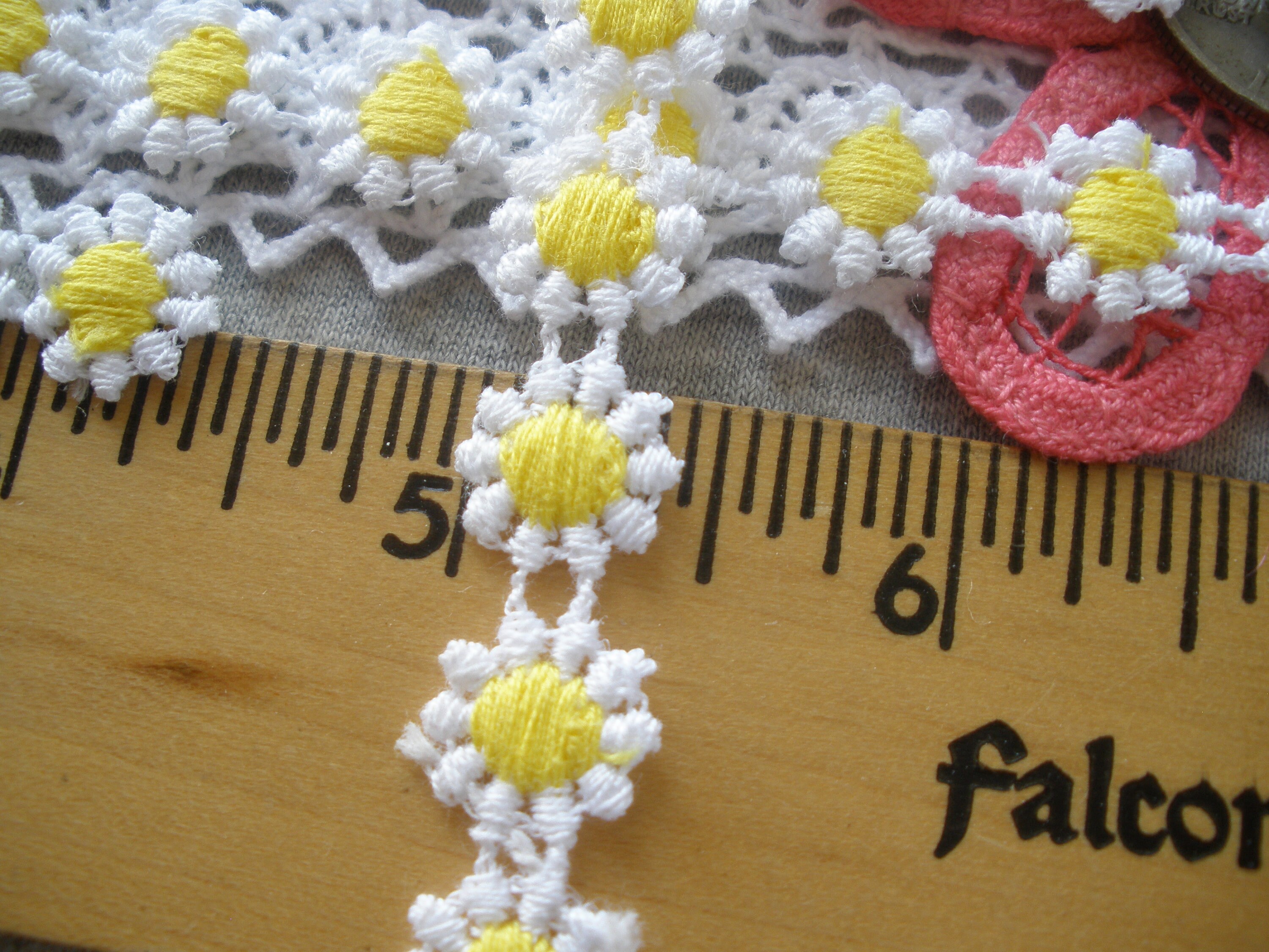 Vintage Daisy Chain White Yellow Center Tiny Flowers applique | Etsy