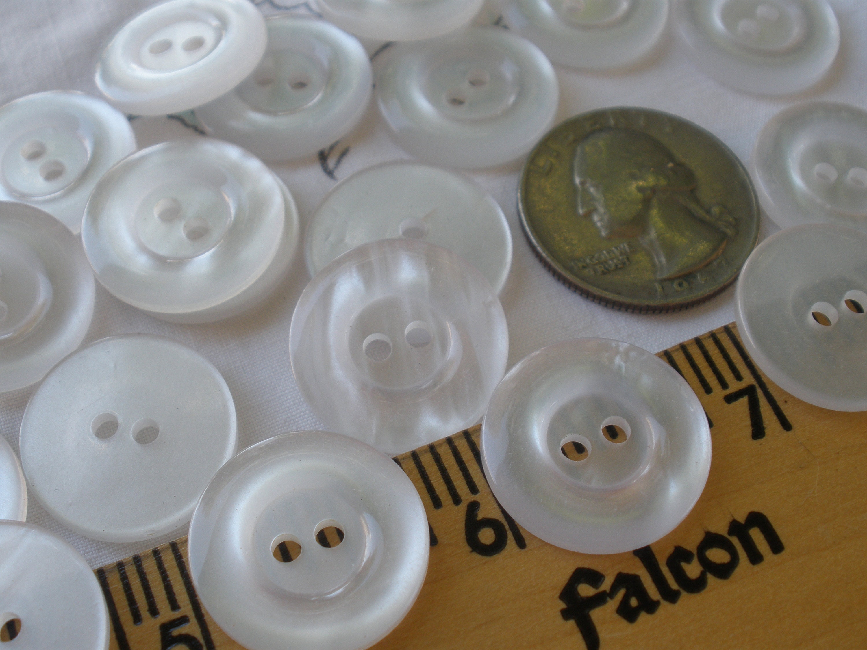 Cool Vintage Pearlized Plastic White Buttons 3/4" (30L 19MM) 24 Each ...