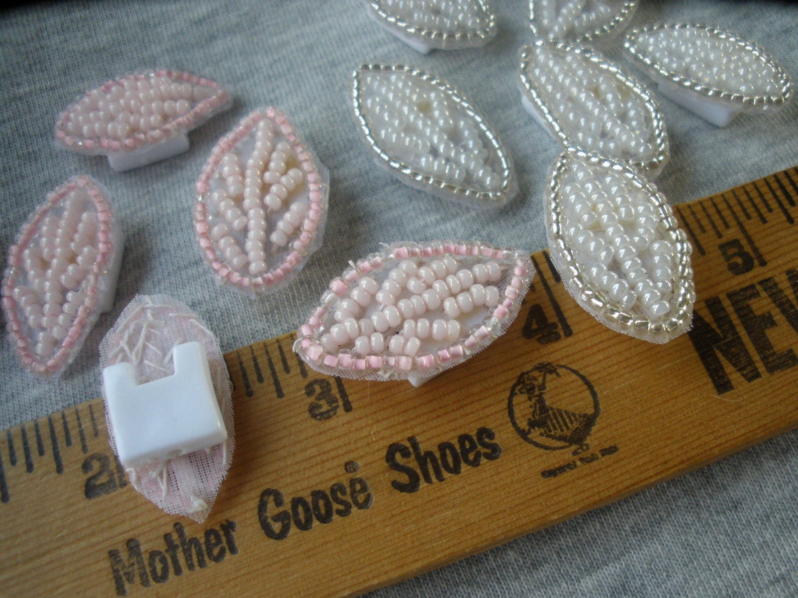 Small Beaded Applique Leaves Embellishment Seed Bead Pink or - Etsy