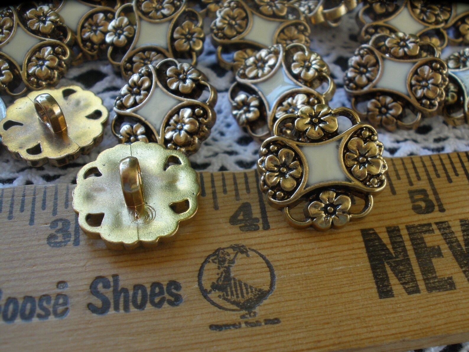 Antique Gold & Cream Multi Flower Shank Buttons 28L 17MM - Etsy