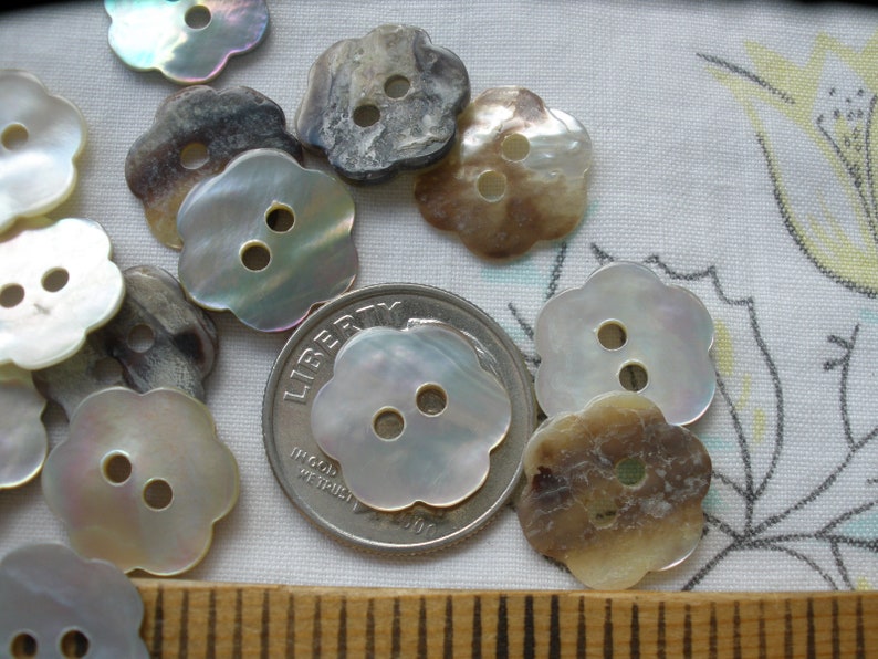 24 Flower Shape Real MOP Shell Buttons Natural 4 Sizes 18L 20L 24L 28L ...