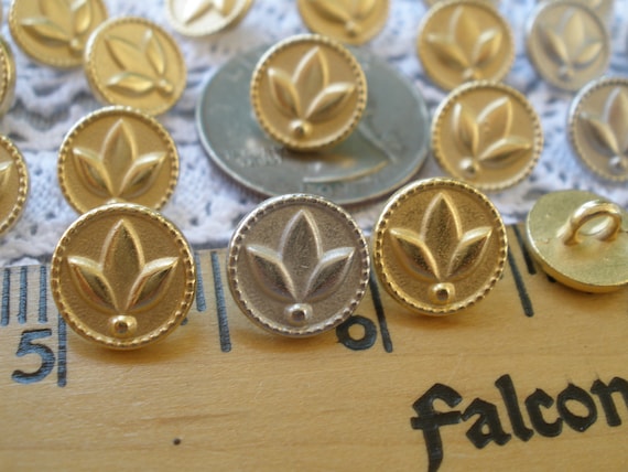 Tiny Tulip Flower Metal Buttons Gold or Silver Color 18L - Etsy