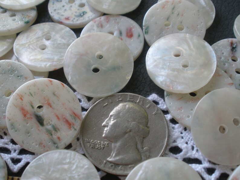 Pearly White Shiny Plastic Buttons 13/16" (32L 20MM) 36 Each Speckled ...