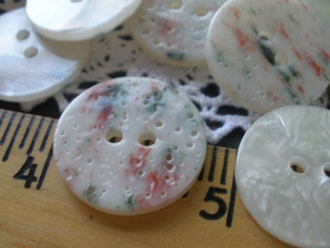 Pearly White Shiny Plastic Buttons 13/16 32L 20MM 36 - Etsy