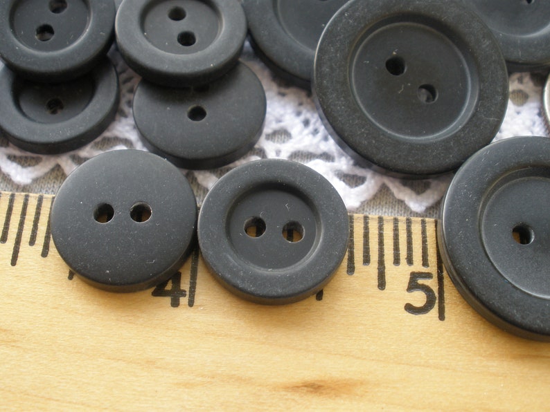 Matte Black Buttons 7/8" & 5/8" Plastic 2-hole (23mm 15mm 36L 24L) Bulk ...