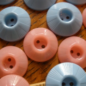 Cool Vintage Buttons Inkwell Pink 3/4" & Baby Sky Blue 7/8" Molded ...