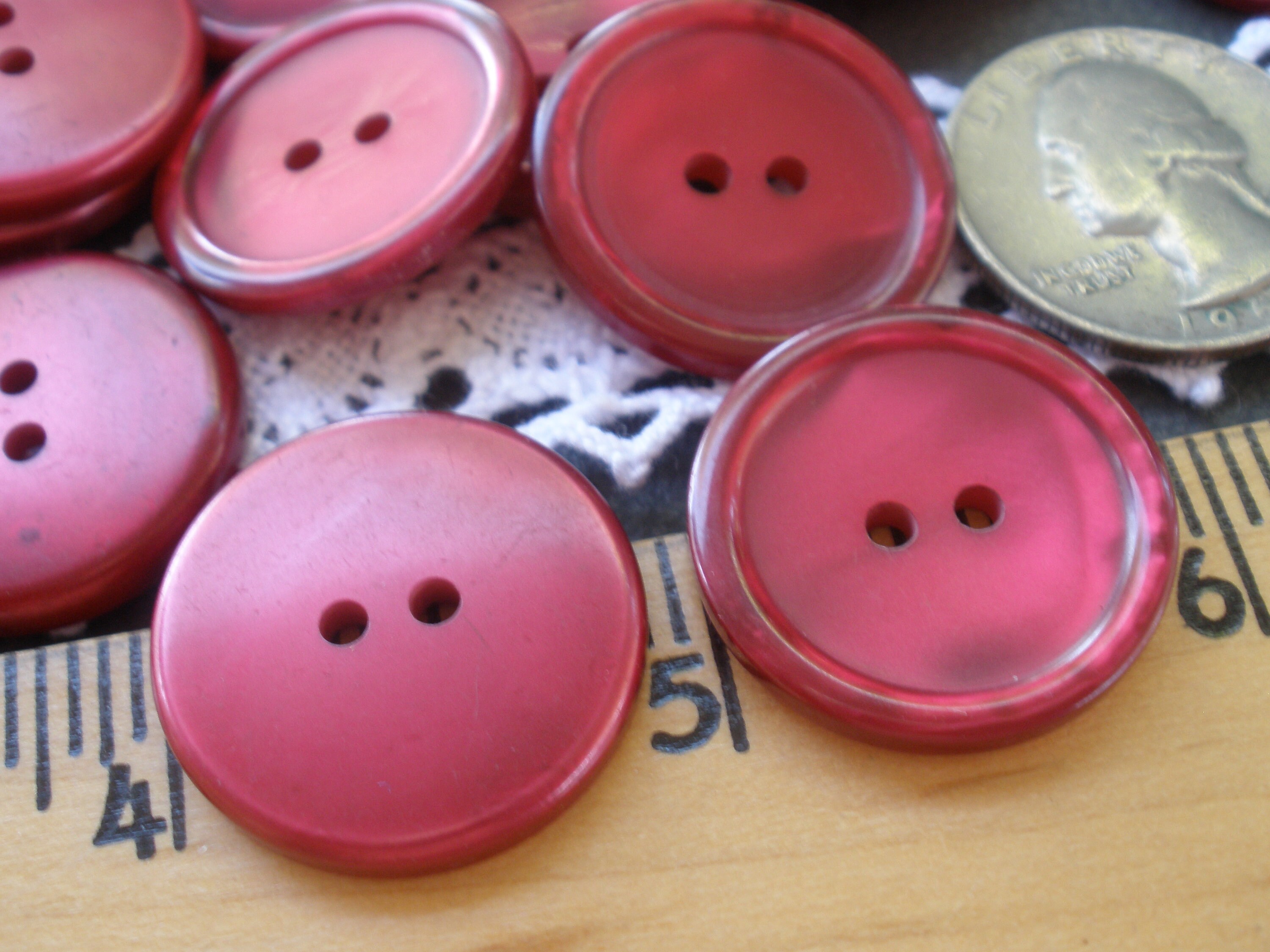 Shiny Red Buttons 18 Plastic 7/8" 23MM 36L 2 Hole Sew-on Crafts Flat ...