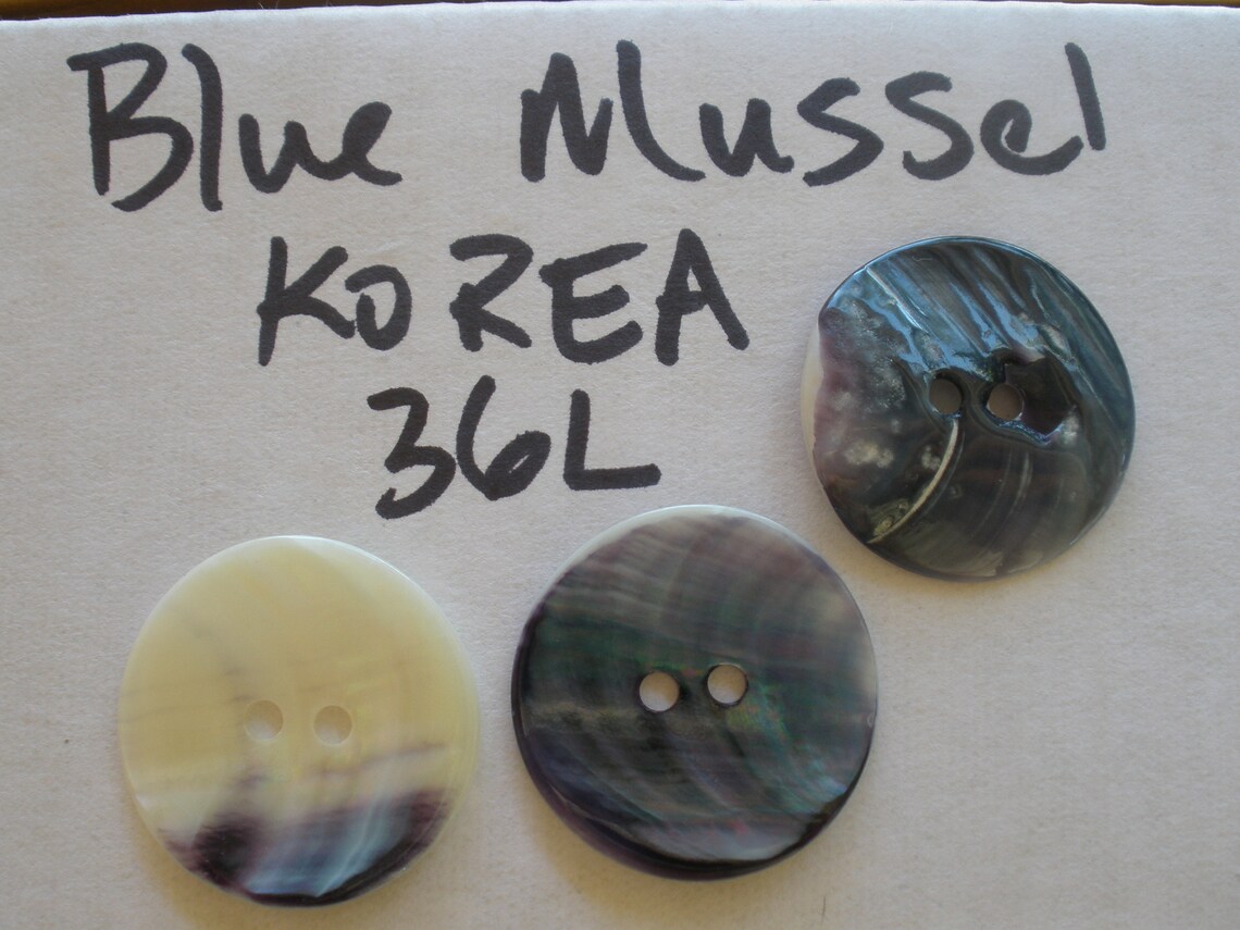 Blueberry & Cream MOP Shell Buttons 22MM 36L 7/8" Pearl 2 Hole Sew on 6 ...