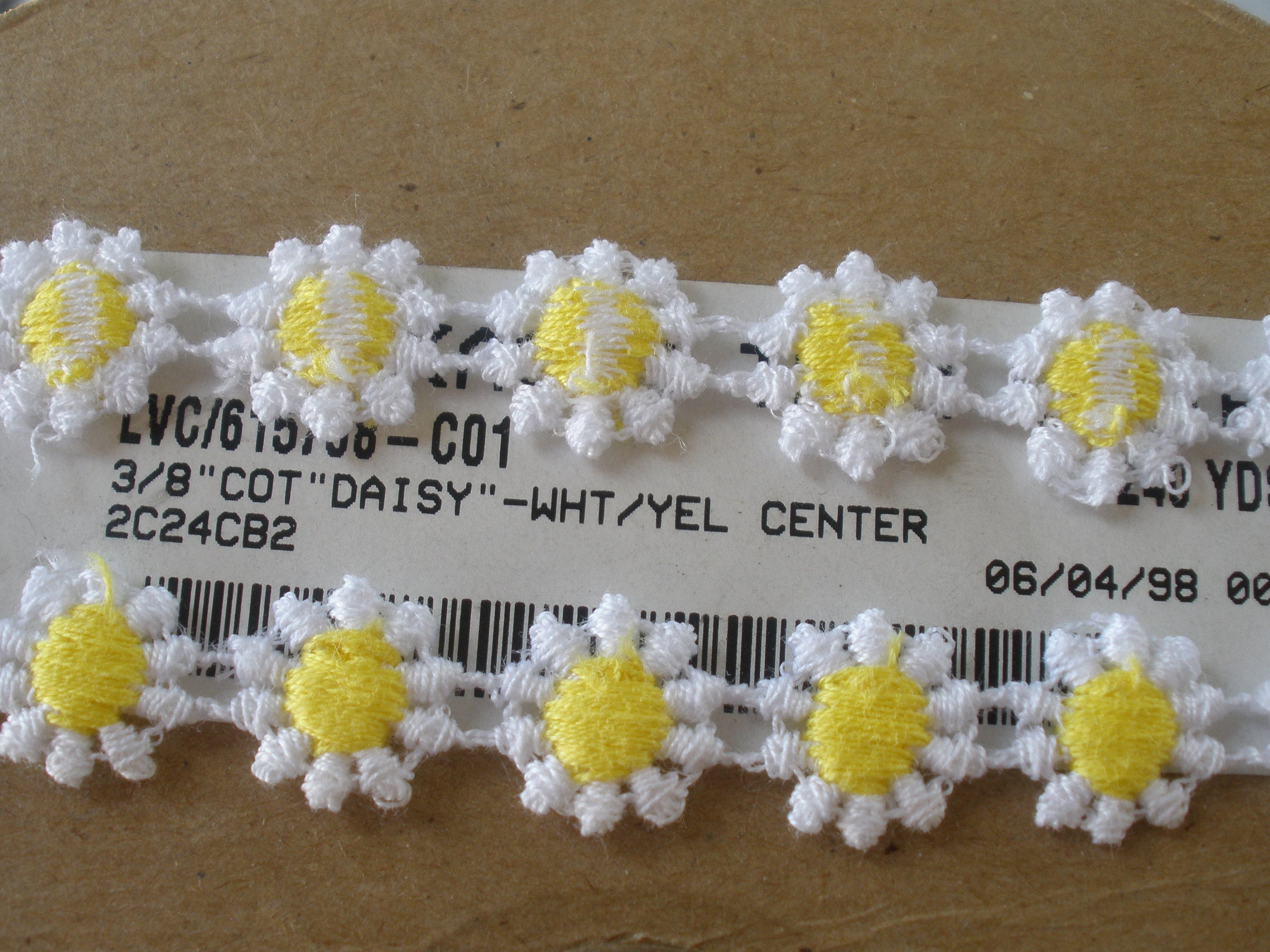 Vintage Daisy Chain White Yellow Center Tiny Flowers applique | Etsy