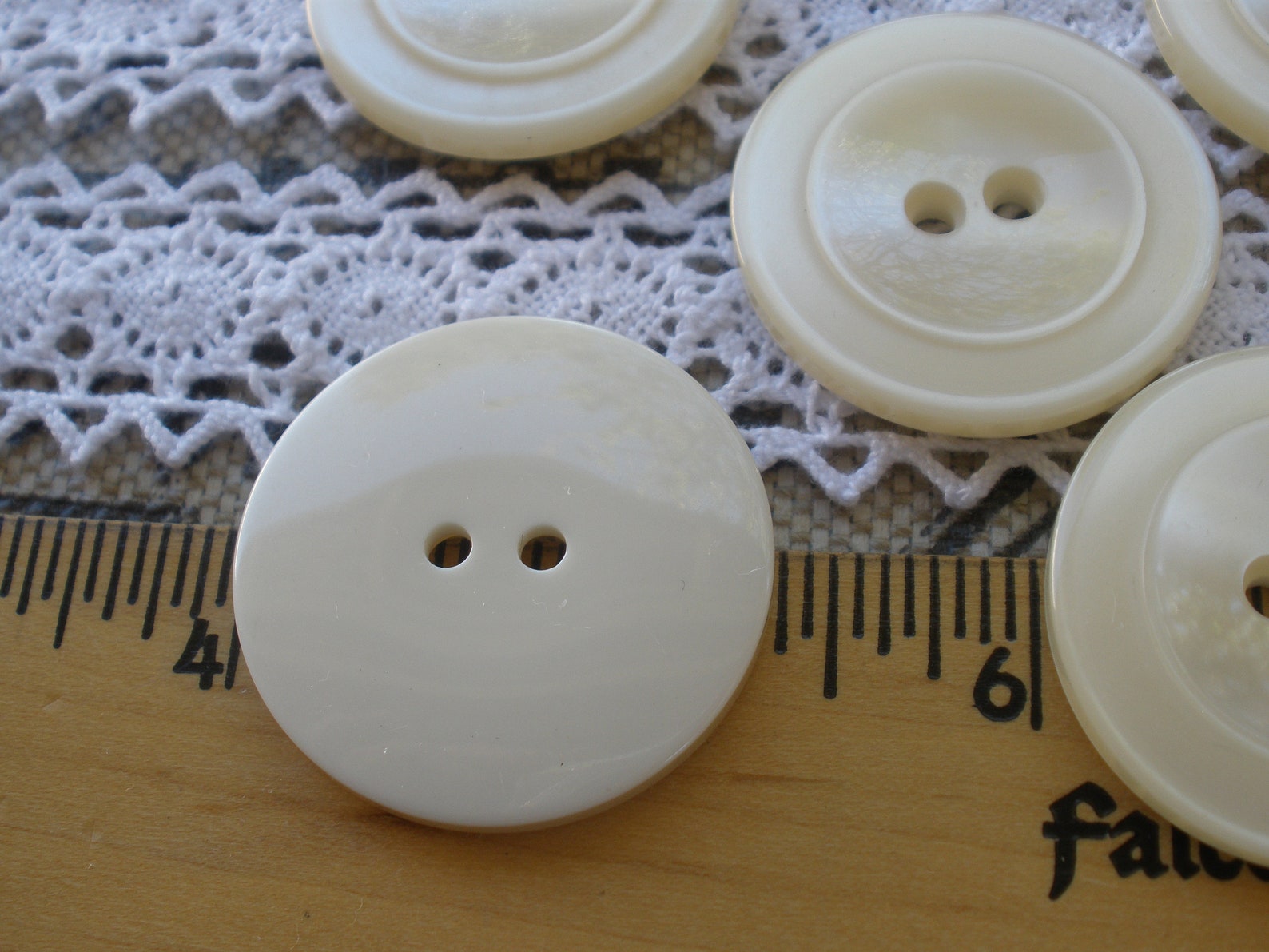 Pearlized Plastic Extra Large Coat Buttons 54L 34mm 1 3/8" Cream (off ...