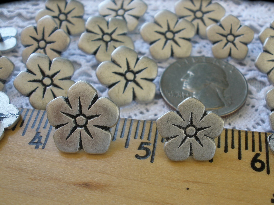Flower Buttons Antique Silver Pewter Color Metal Shank 15MM or 17MM 13 ...