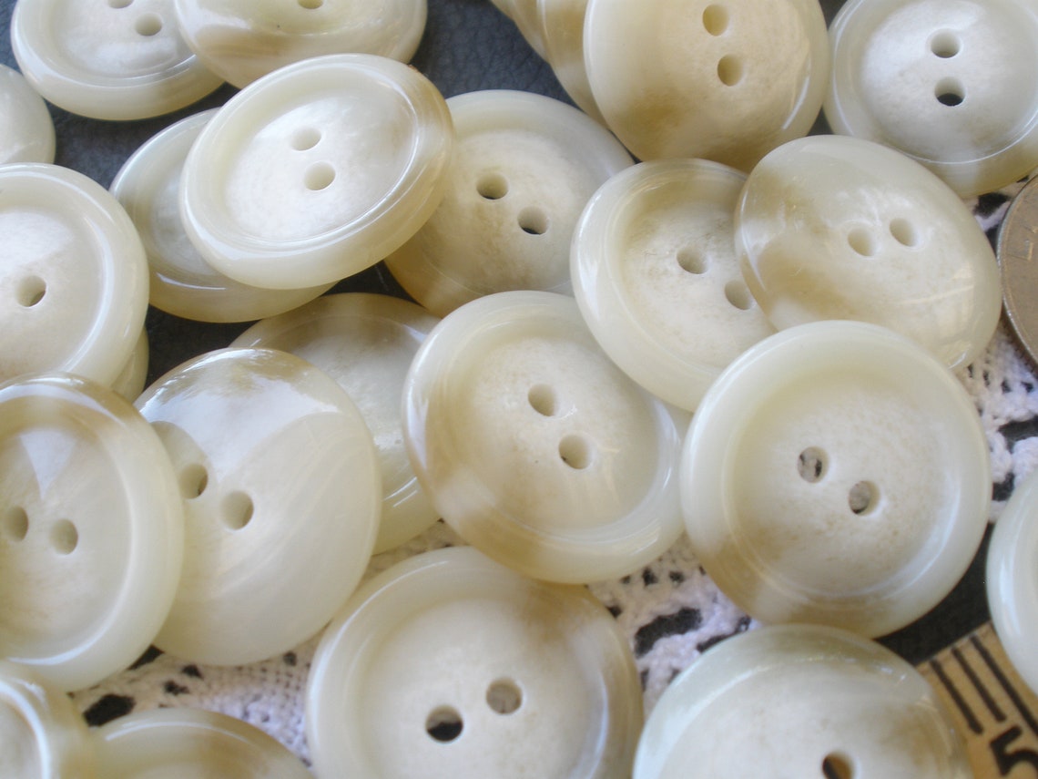 Beige & White Horn Effect 2-hole Buttons Plastic Rim Size 32L 20MM 13/ ...