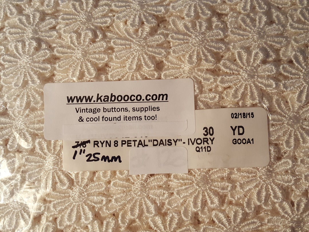 30 Yards Ivory Off-white 8 Petal Daisy Chain Venise Lace Trim 1 Wide ...