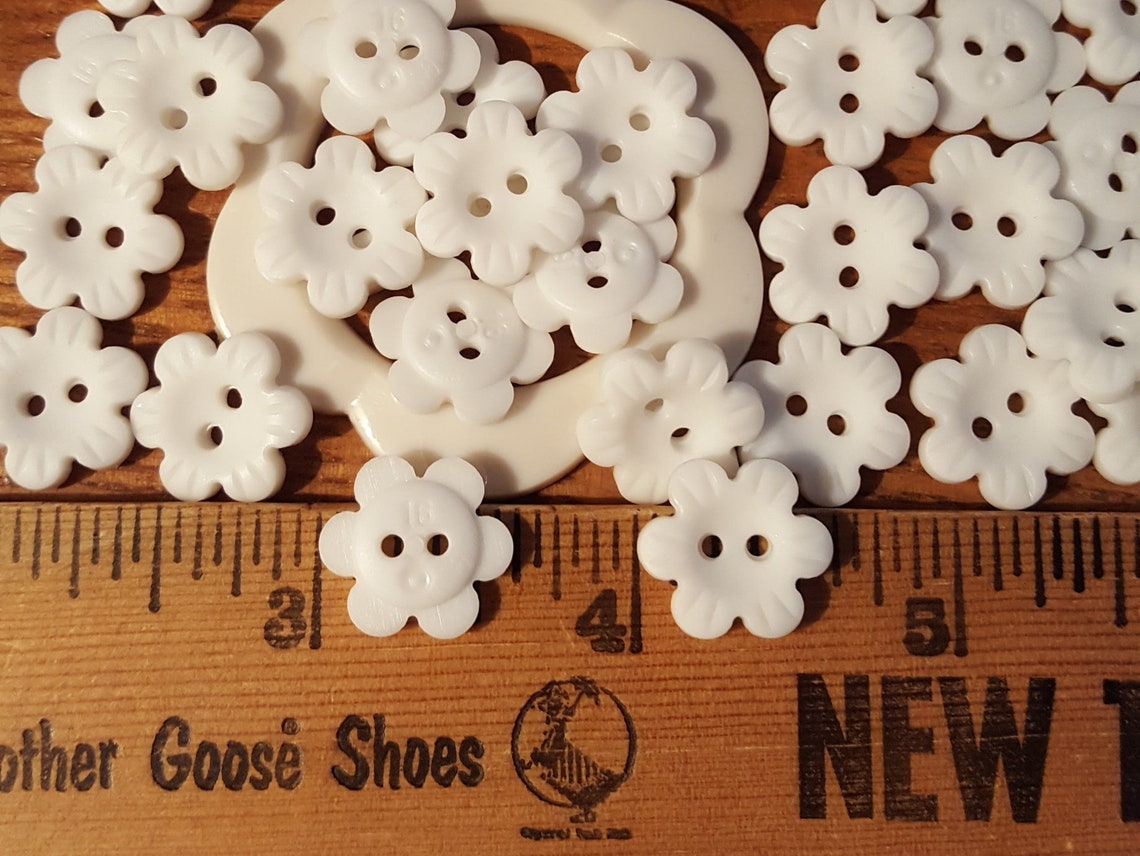 Bright Matte White Flower Buttons 48 Plastic 5/8 15MM | Etsy