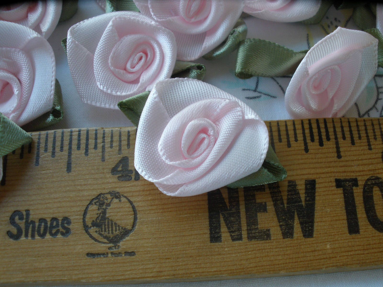 Satin Ribbon Flowers Light Pink 1.25" Embellish T-shirt Bridal Bouquet ...