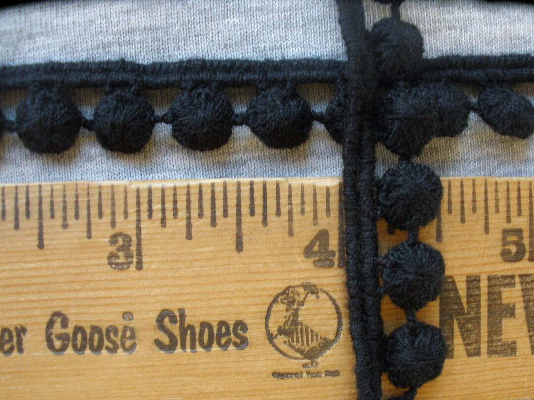 Hank of Black Pom Pom Trim 13MM 1/2" Flat Pom Poms Boho Bobbin Lace ...