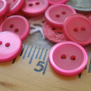24 Cool Vintage Bright Pink Buttons 9/16" (22L 14MM) Shiny Rim 2 Hole ...