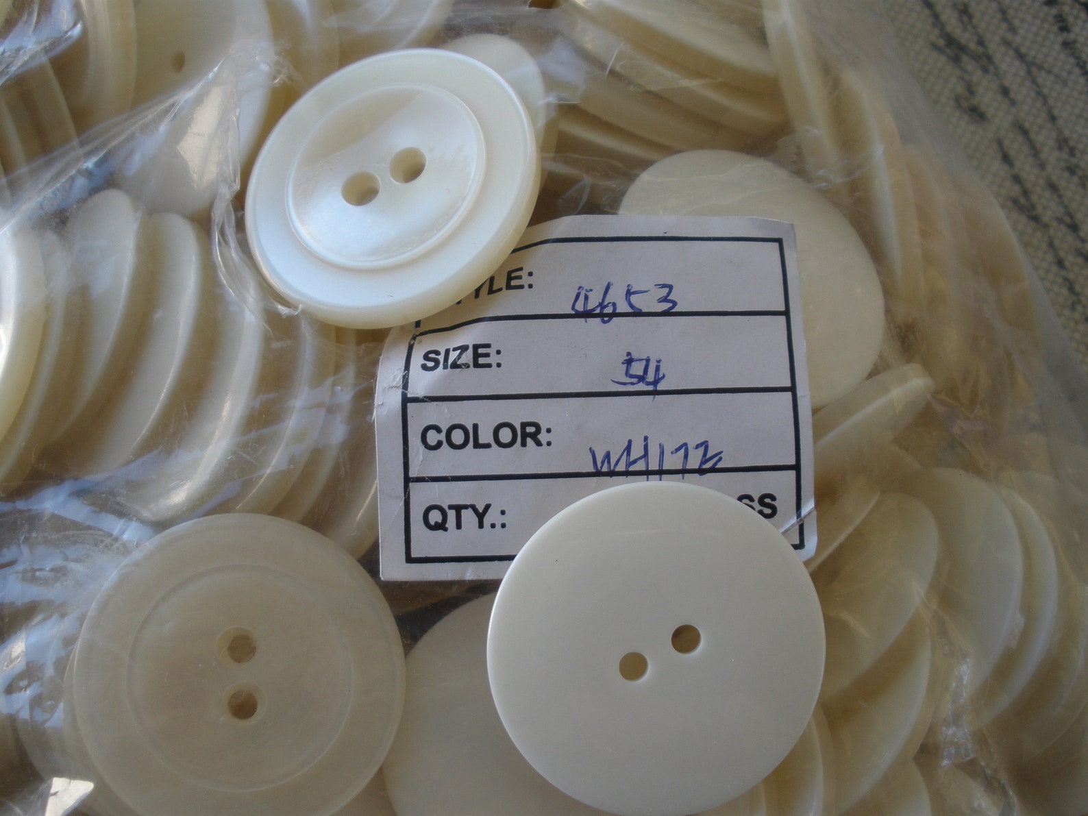 Pearlized Plastic Extra Large Coat Buttons 54L 34mm 1 3/8" Cream (off ...