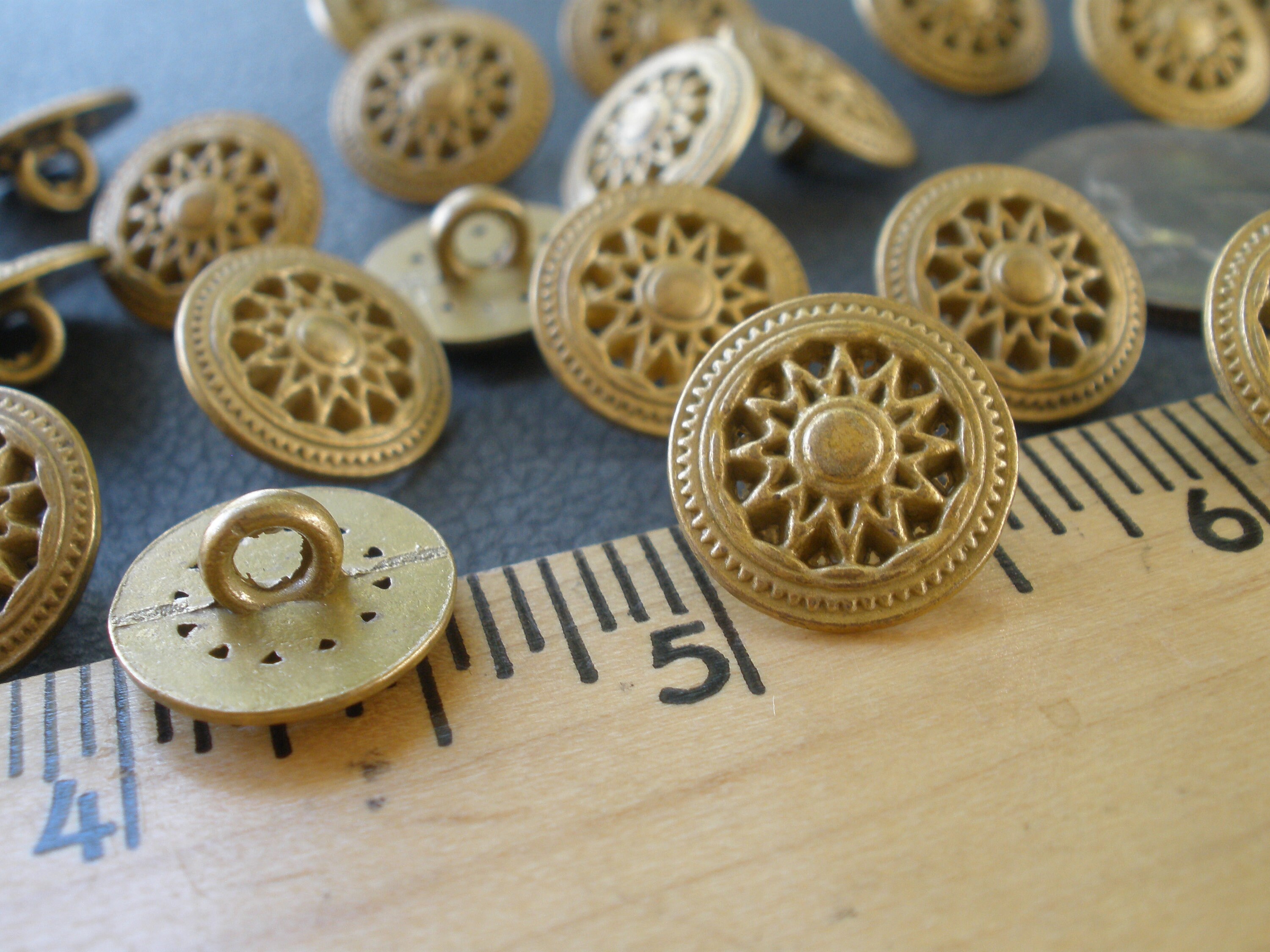 Pierced Metal Filigree Sun Buttons 5/8 Shank 15MM 24L | Etsy