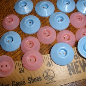 Cool Vintage Buttons Inkwell Pink 3/4" & Baby Sky Blue 7/8" Molded ...