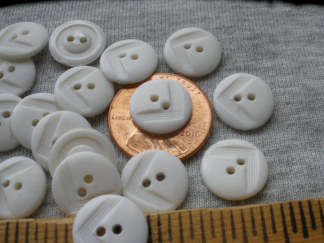Cool Vintage Textured White Chevron Buttons 18L 7/16" Plastic 2-hole ...