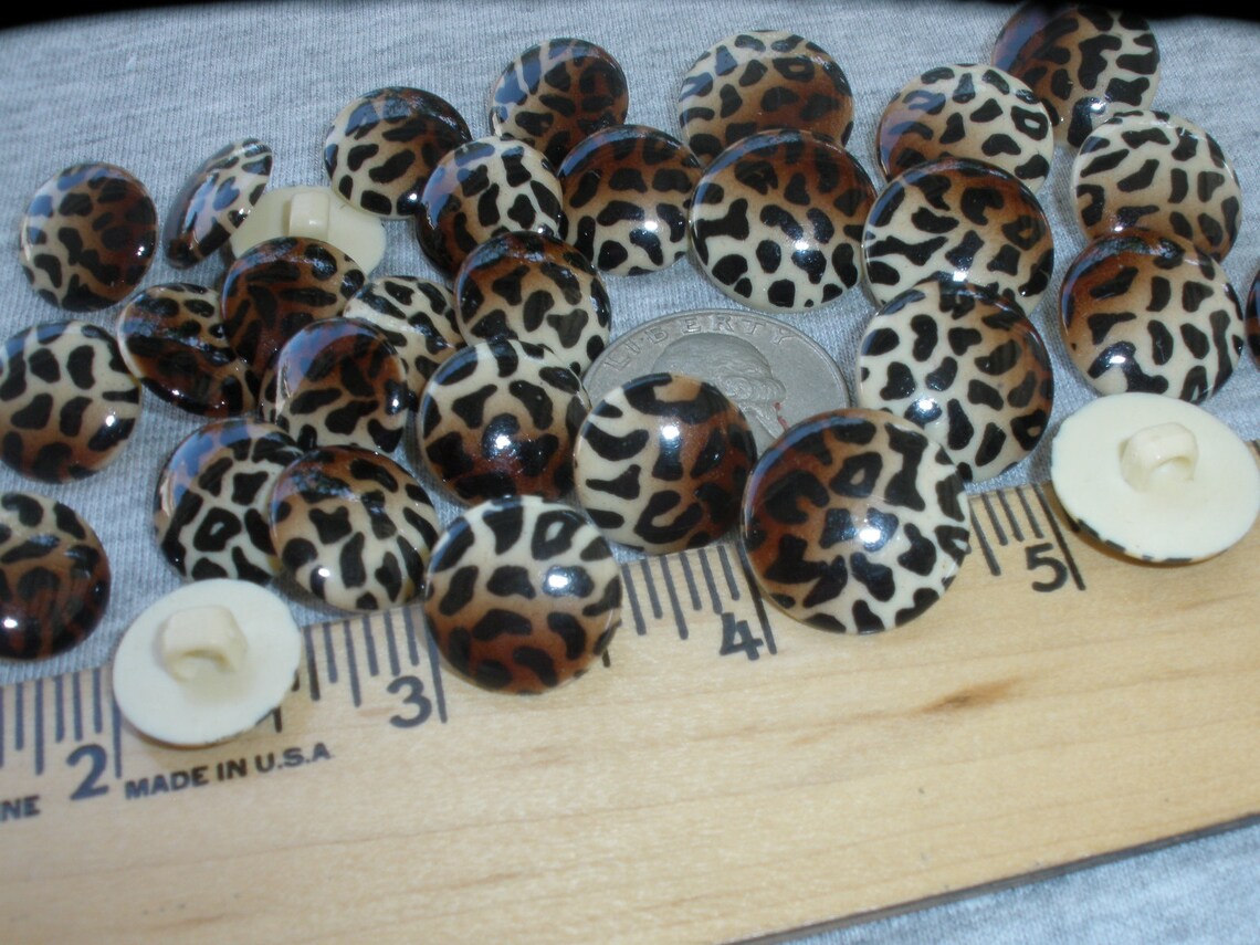 Cheetah Pattern Shank Buttons 24L 28L (5/8" 15MM 11/16" 18mm) Plastic ...