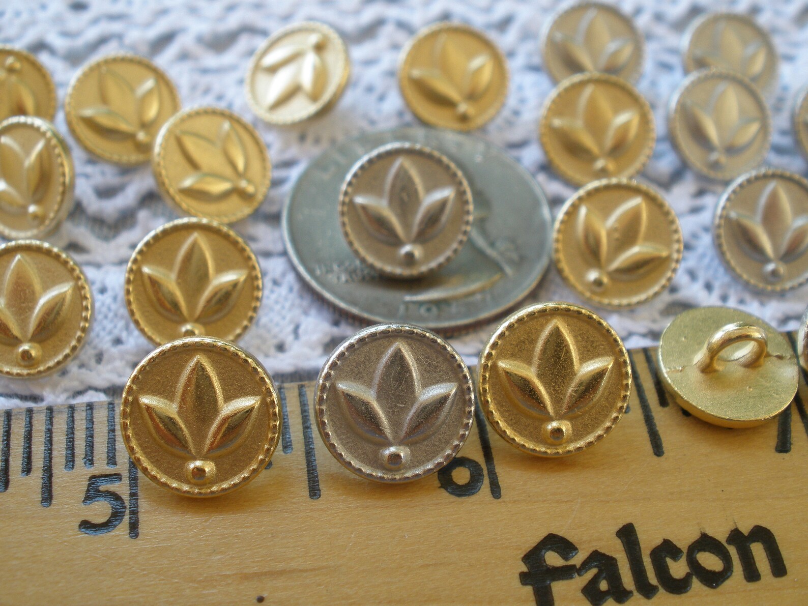 Tiny Tulip Flower Metal Buttons Gold or Silver Color 18L | Etsy