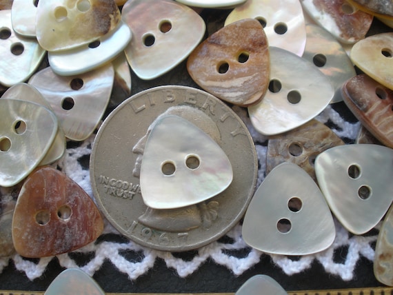 Triangle MOP Shell Buttons Natural 11mm by 13mm 20L 1/2 - Etsy